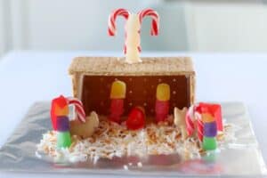 Graham Cracker Nativity Scene for Kids To Make! (Video)