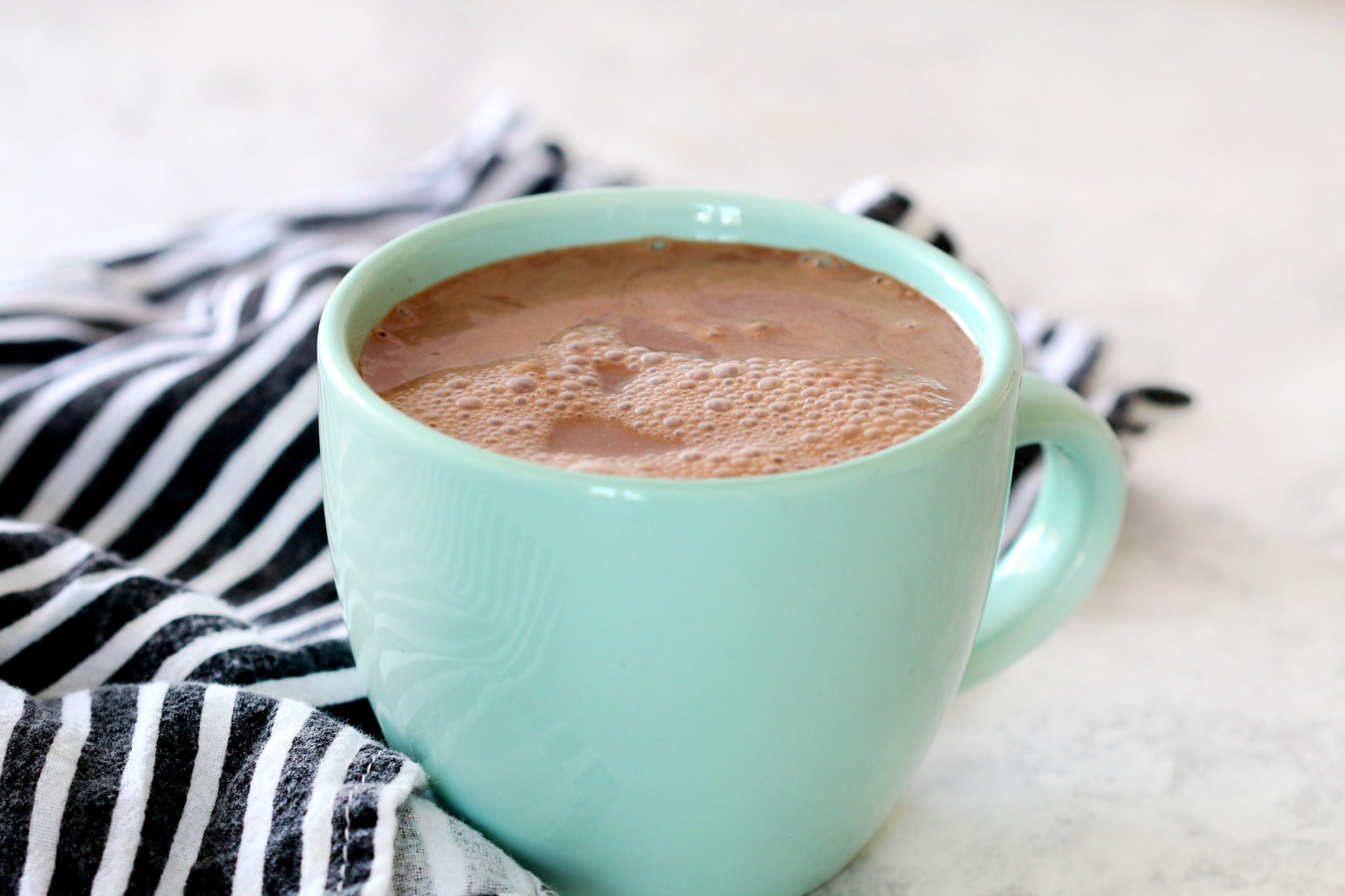 Skinny Hot Cocoa Recipe 108 Calories (Video) - Gluesticks Blog