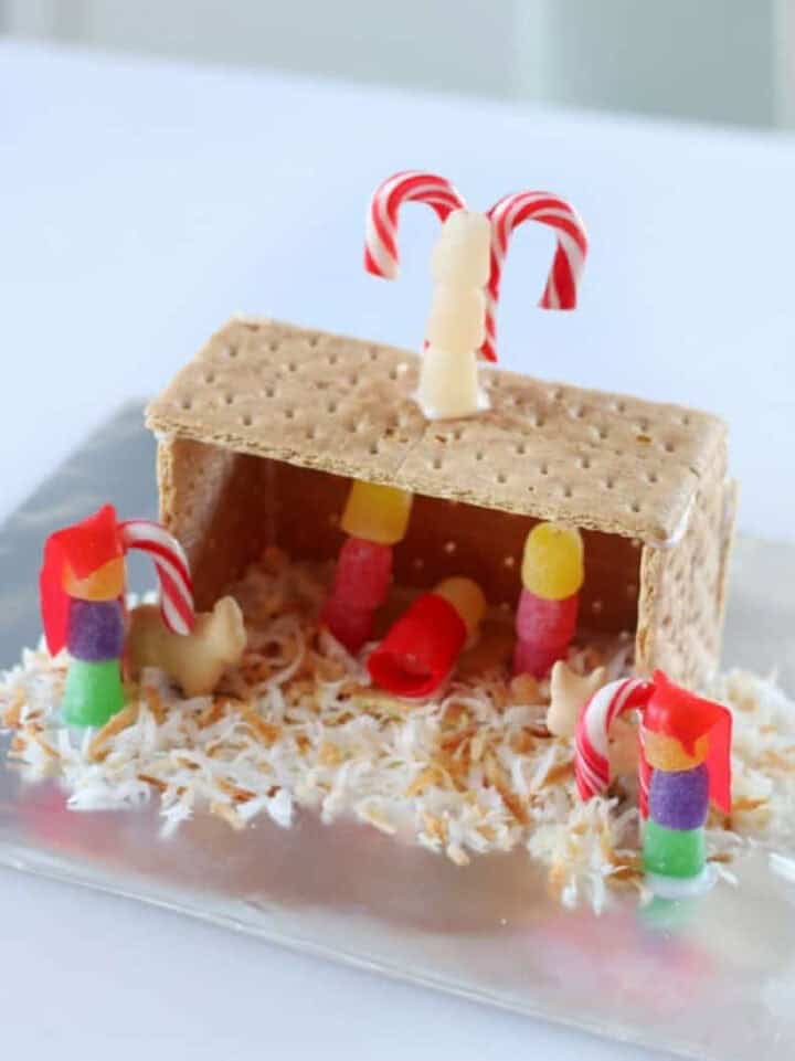 Graham Cracker Nativity Scene for Kids To Make! (Video)