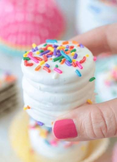 Chocolate Covered Oreo Cookie Stacks (Video) - Gluesticks Blog