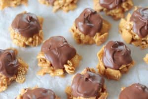 Chex Scotcheroos Clusters (+ Video) - Gluesticks Blog