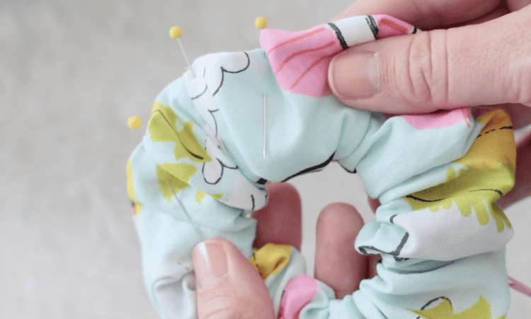 Stash Scrunchie With Zipper (+ Video!) - Gluesticks Blog