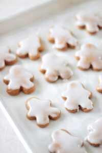 The Best Iced Gingerbread Man Cookies - Gluesticks Blog