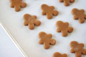Old Fashioned Iced Gingerbread Man Cookies - Gluesticks Blog